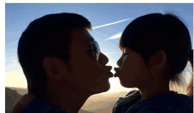 韦斯顿与女儿的关系变化图标