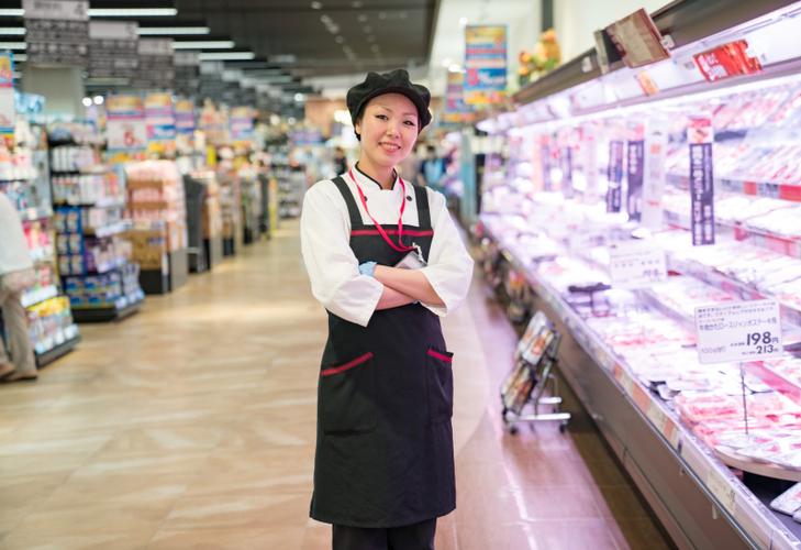 便利店店员与已婚女顾客的互动方式