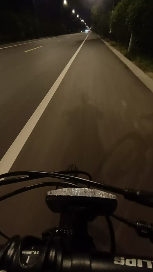 夜骑自行车的图片图标