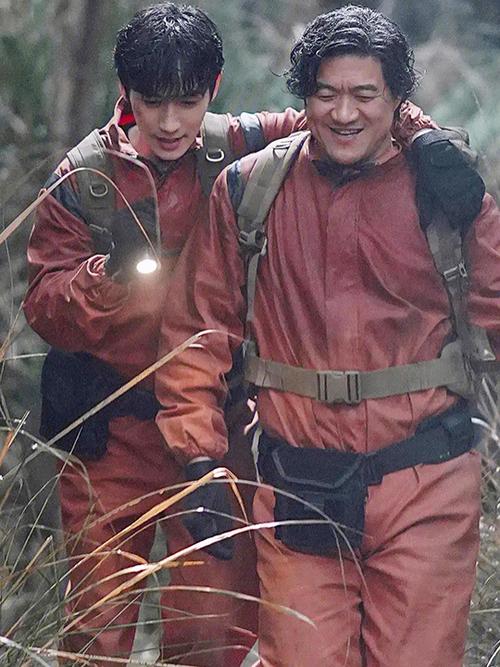 奇怪的家庭手机观看版截图