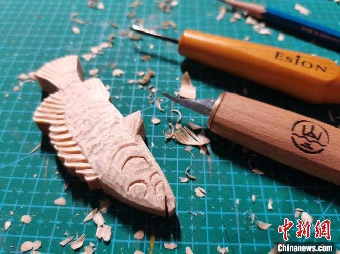 手工木头鱼制作步骤图标