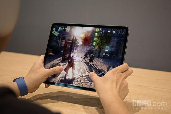ipad边打游戏边看视频截图