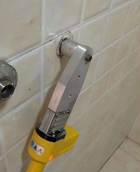 水管内丝断了怎么取出来图标