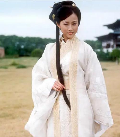 大汉天子卫子夫扮演者
