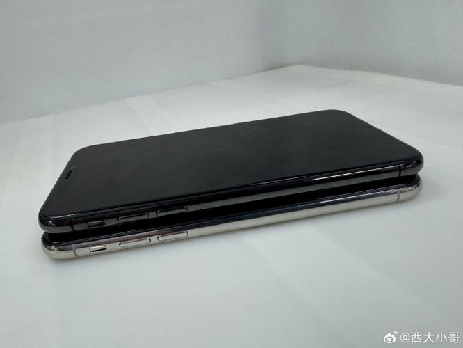 苹果x变黑白怎么调过来图标