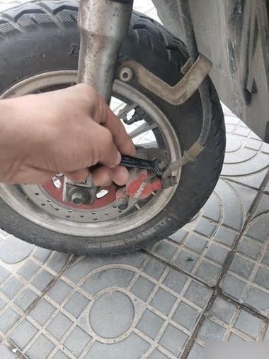 碟刹怎么调松紧图标