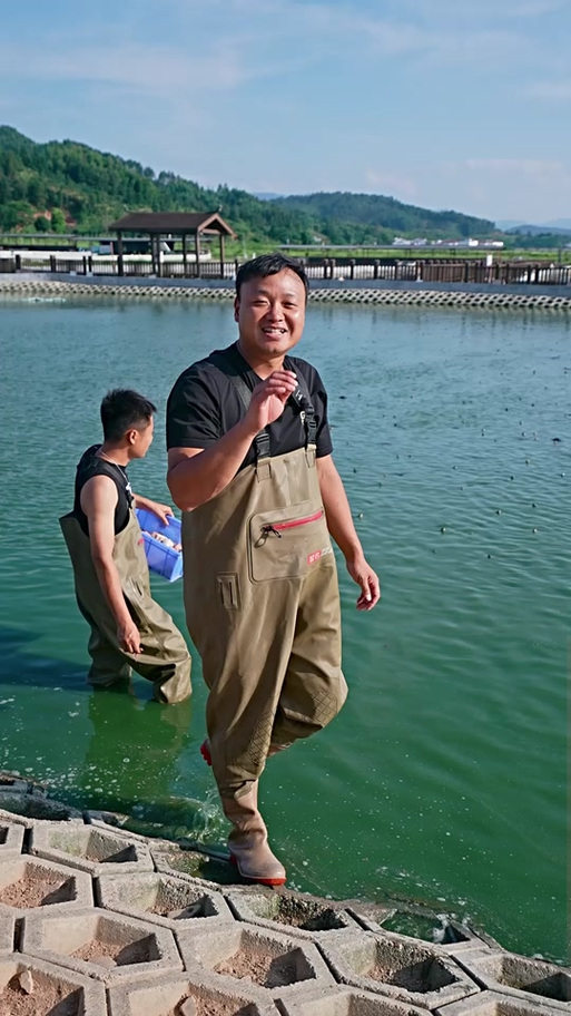 大表哥vlog最新视频截图