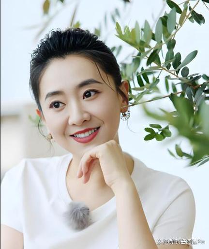 中央电视台节目主持人月亮姐姐截图