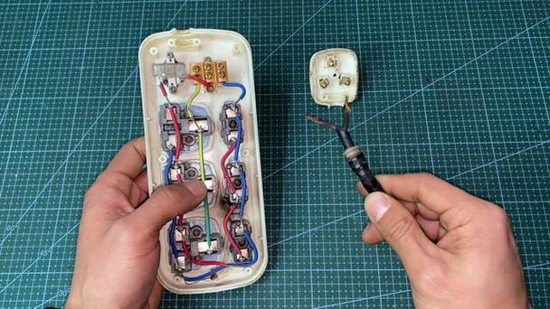插排接线有三个怎么接两根线图标