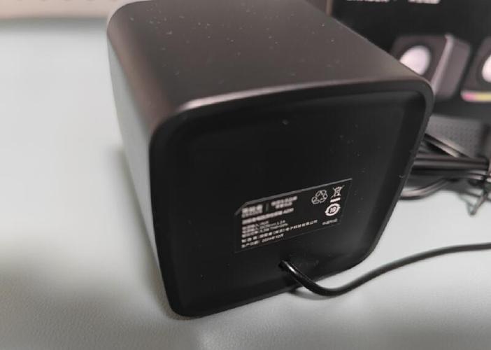 电脑音箱总是有电流声怎么办
