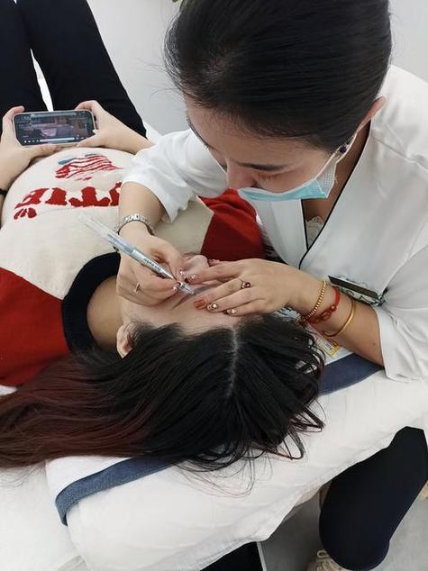 纹眉后修复液使用步骤