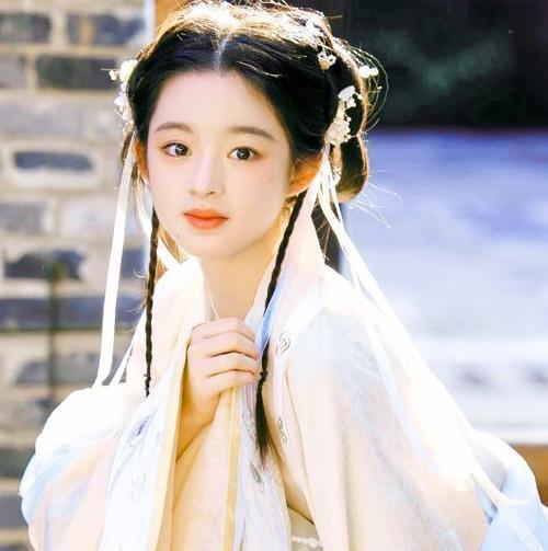 《重生八零:全能小医妻》图标