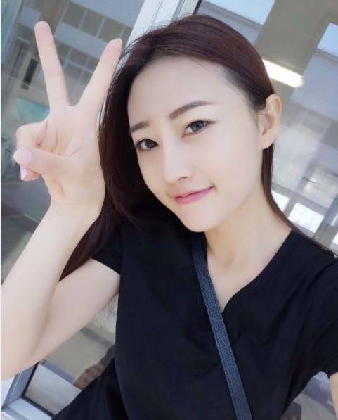单身女人找对象图标