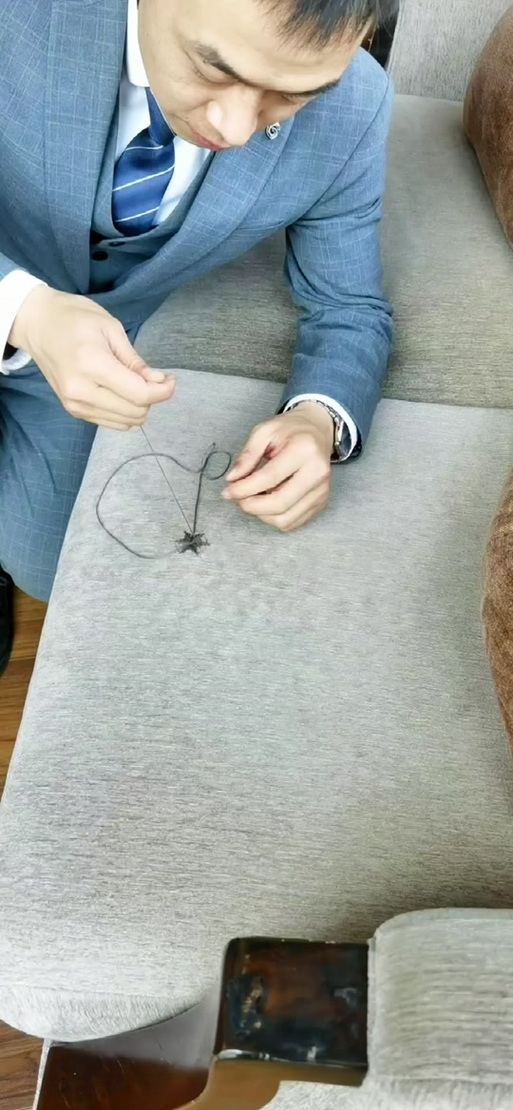 裤子划破一道口子怎么缝图标