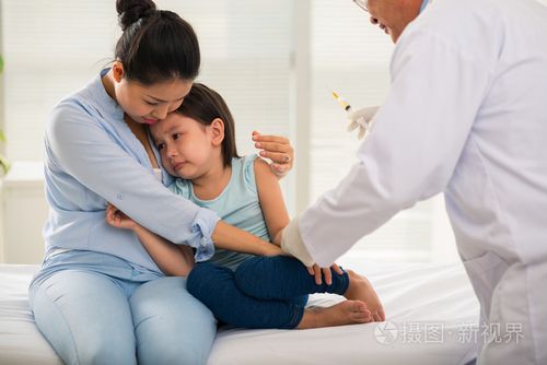 小女孩不愿意打针图标