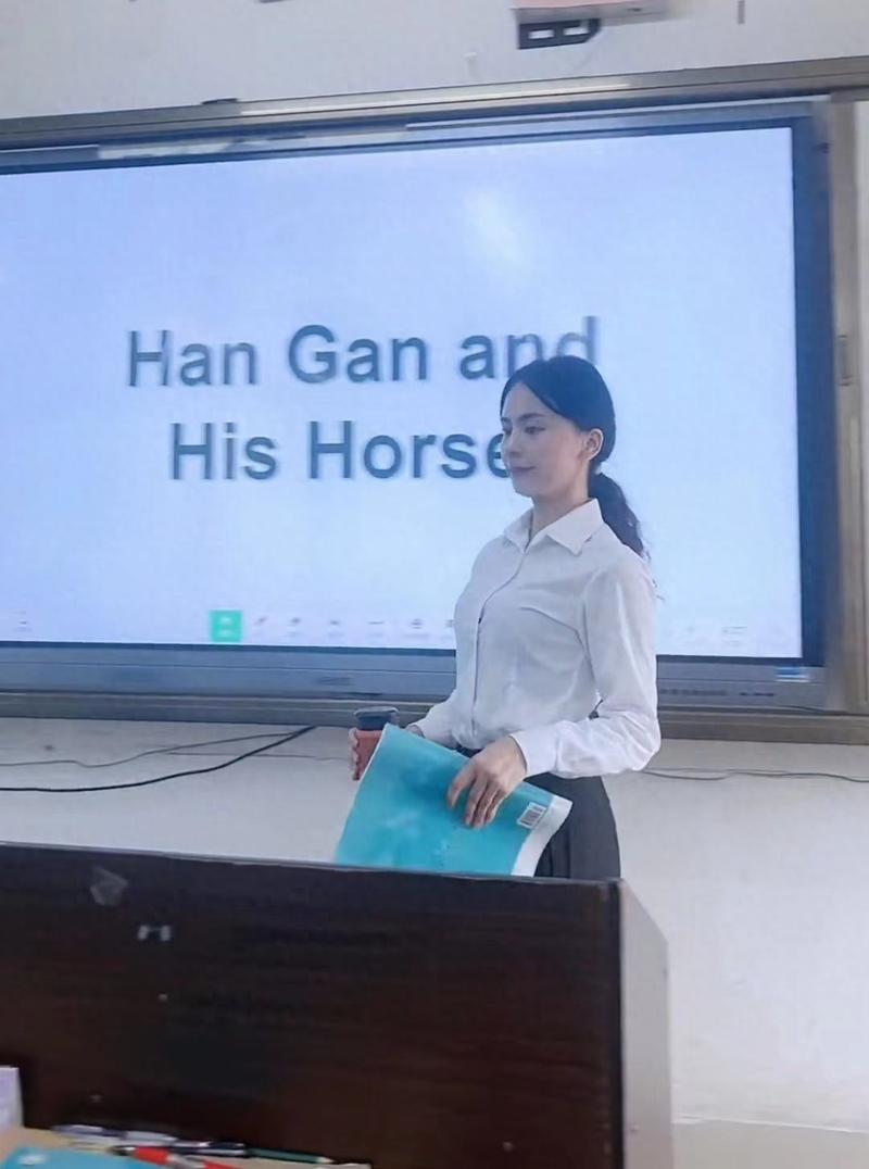 集美大学英语老师游戏截图