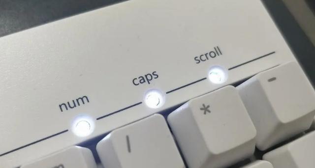 键盘上锁的灯亮了是什么意思图标