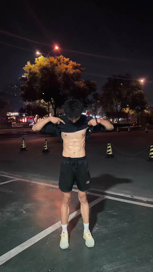 腹肌照片真实图片图标