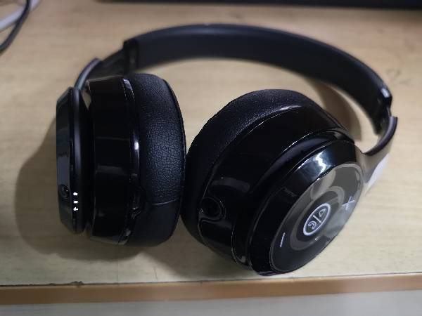 beats灯一直亮关不了图标