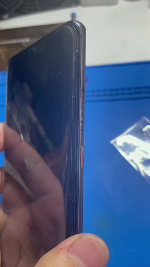 手机音量键掉出来了截图