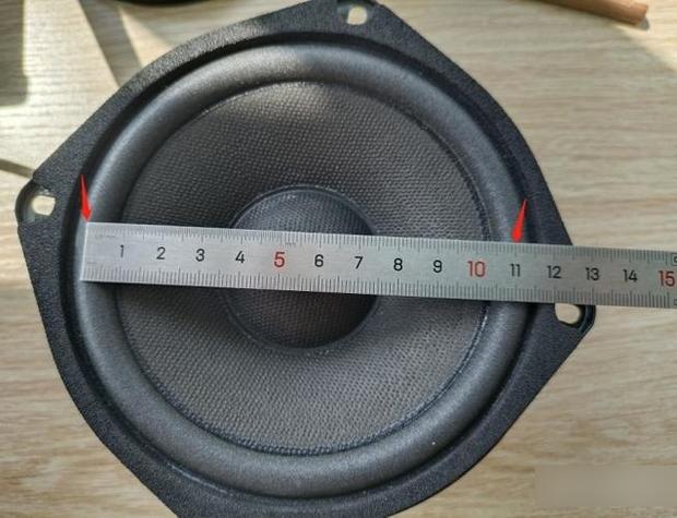 扬声器尺寸和音质