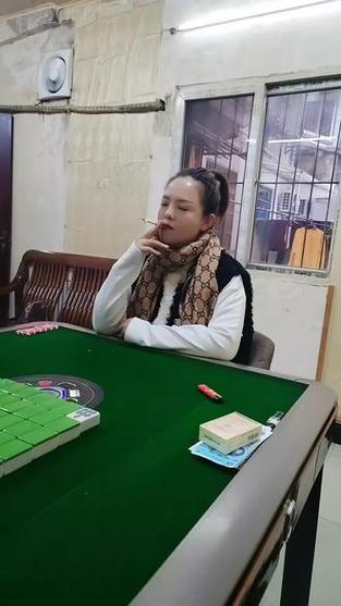 女人爱打麻将说明什么图标