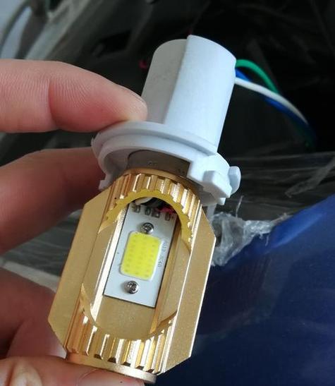 电动车大灯里面的小灯一直亮图标