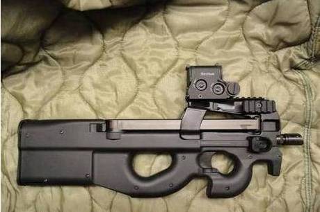 p90冲锋枪弹夹容量