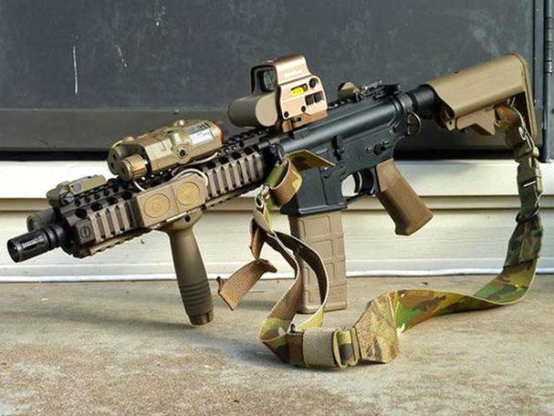 CAR15和M4A1都是柯尔特生产的图标