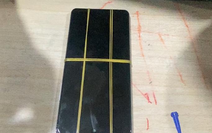 手机换屏后有缝隙正常吗图标