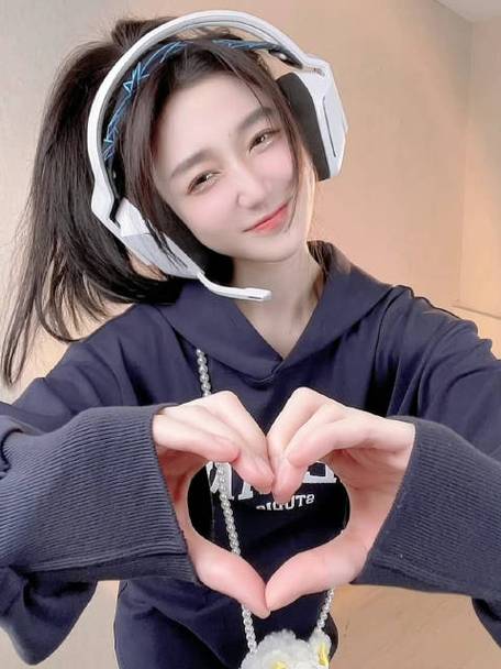 lol手游女主持图标