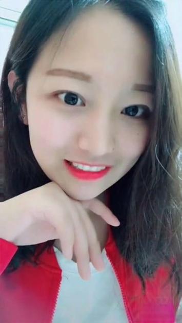 比心海滩怎么更换物品
