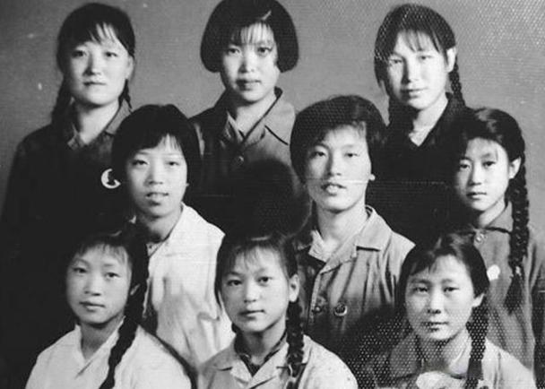 演员周玲年轻照片缩略图