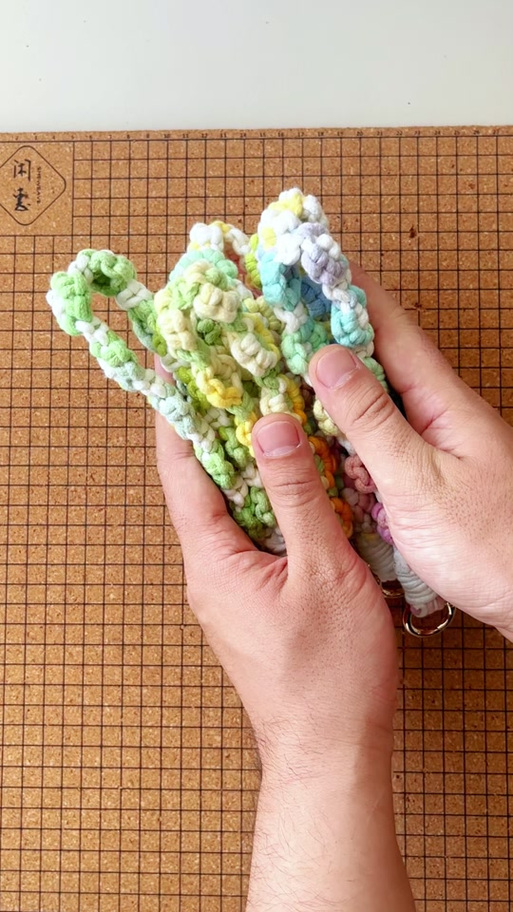 手机上的绳怎么栓图标