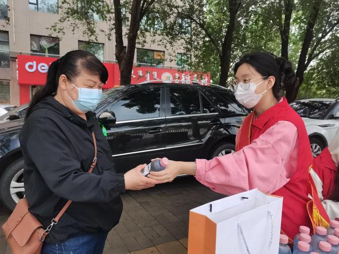 地铁跑酷泽泽公益直充