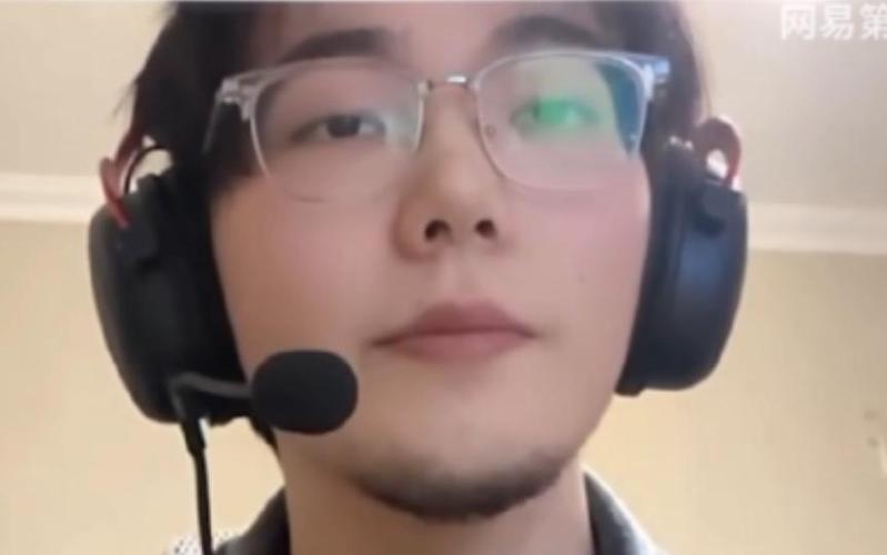 虎牙伯千照片