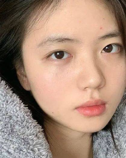 美颜相机前置自拍模糊缩略图