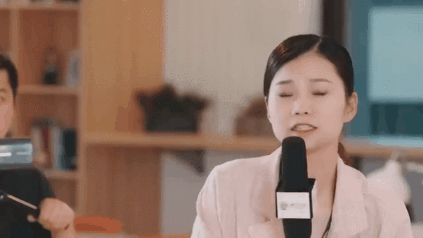 上台发言视频截图