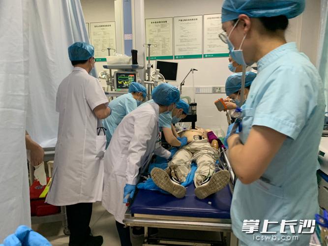 牙有个大窟窿疼怎么办图标