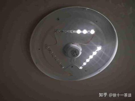 led灯开灯后只微弱亮图标