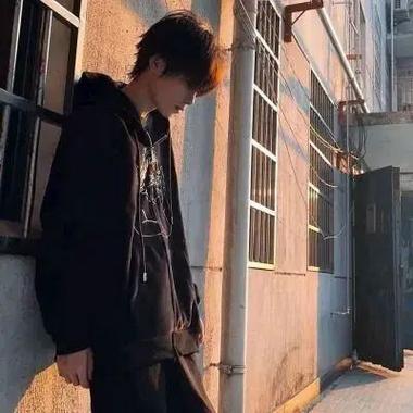 网络男神红鼻子小丑头像图标