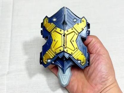 托雷基亚奥特曼的面具图标