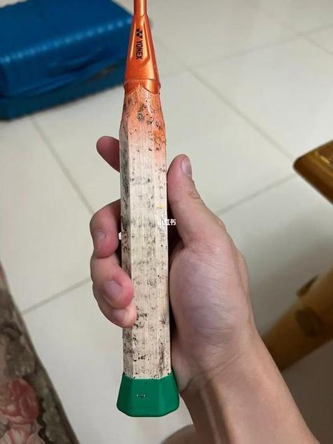 羽毛球拍要去底胶吗图标
