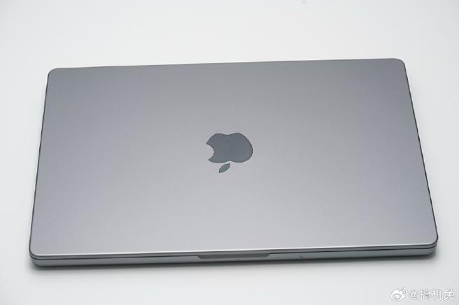 macbook铝壳上的黑点掉了图标