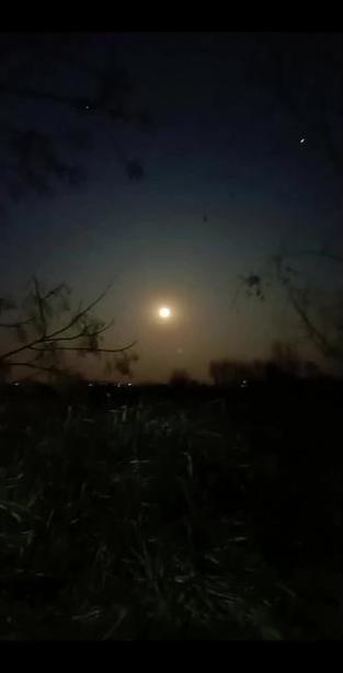 华为拍摄月亮图标