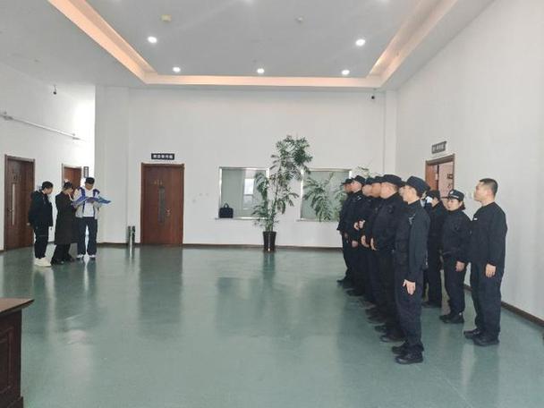 考法警需要什么条件图标