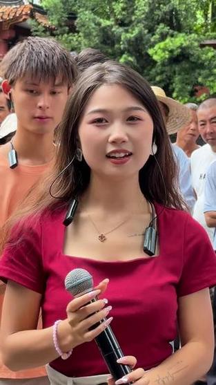 抖音叫豆芽那个女孩的照片图标