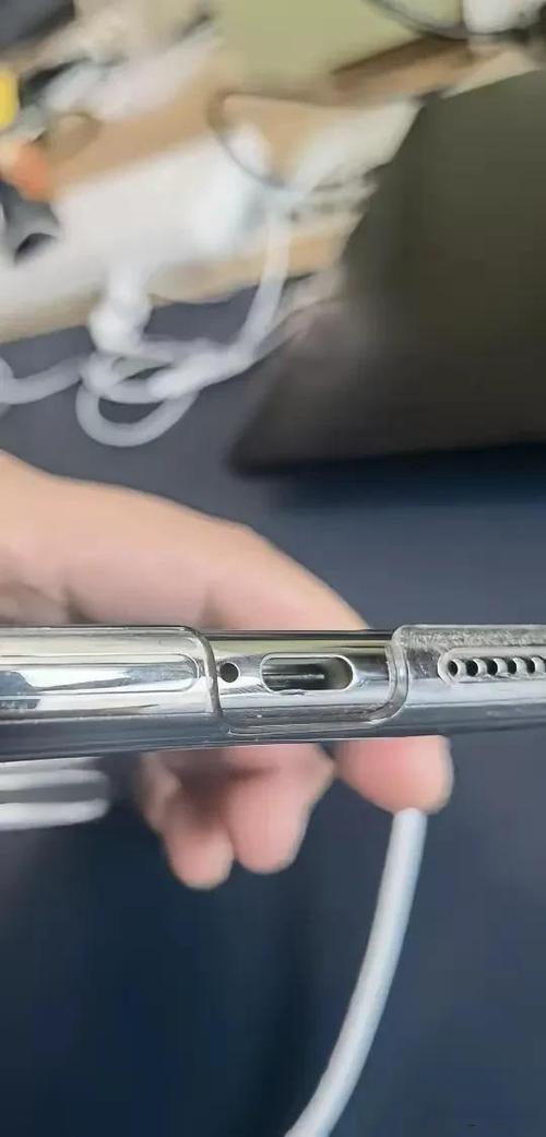 华为手机把充电口拔了还在充电