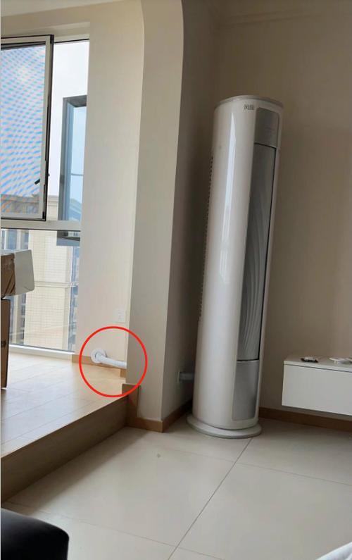 空调室内机上半部分不贴墙截图