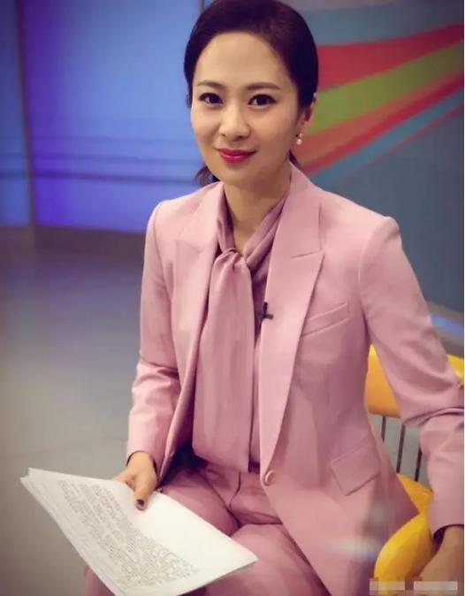 中央二台主持人图标
